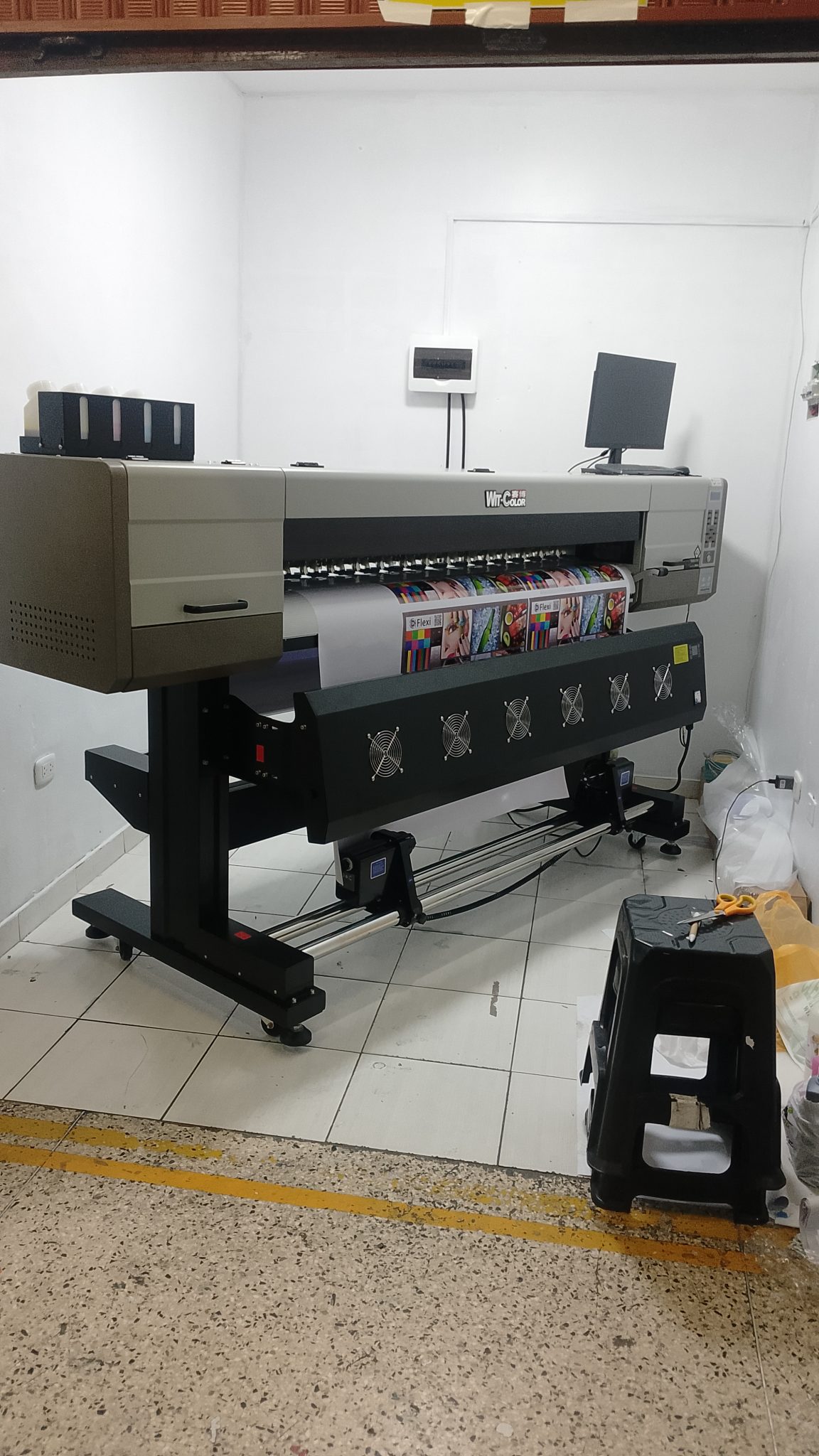 Impresión de stickers adhesivos en Perú - CayPa Impresiones